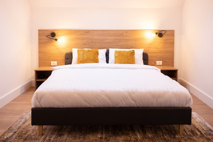 Corvin Guesthouse- 5 Bedrooms - Rumanía