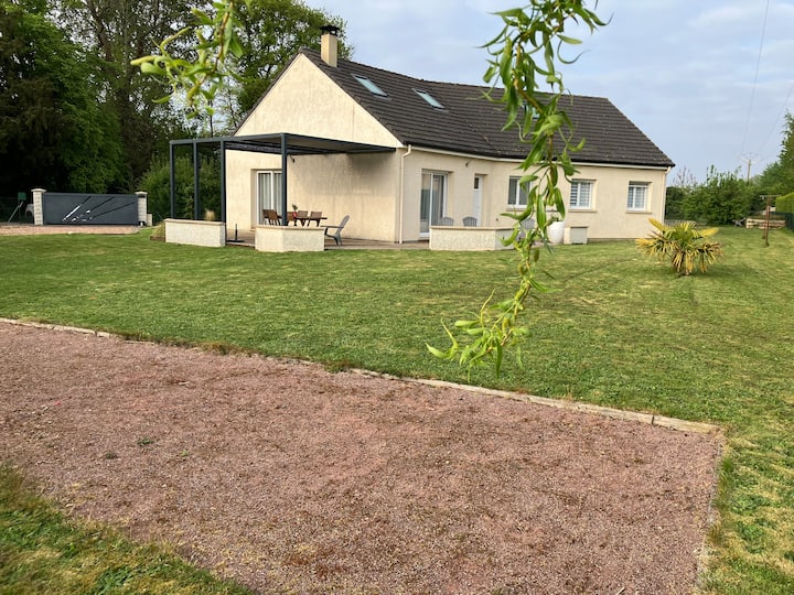 Venez Déposer Vos Cadeaux De Noël Sous Le Sapin - Pont-Audemer