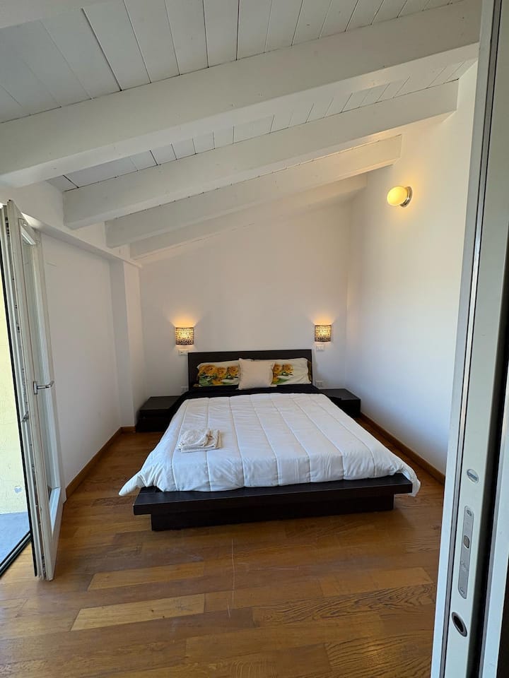 Miniapp 2 Camere, In Struttura Con Giardino, Bello - Milán