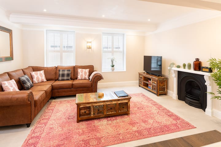 Beachside Paradise With Hot Tub And Outdoor Shower - Charmouth