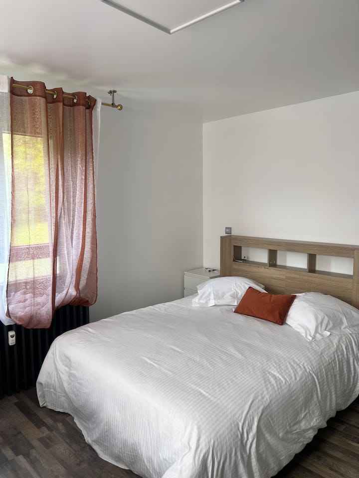 Appartement De 80 M2, 2 Chambres, 4 Lits,6 Places - Albertville