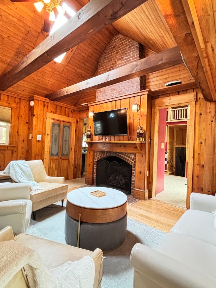 Lox Cabin-sauna, Family Friendly, Close To It All - Gilford, NH