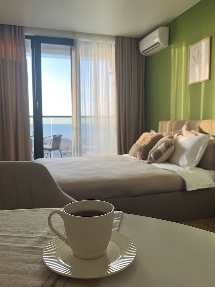 Cozy Seaside Apartment - Batumi