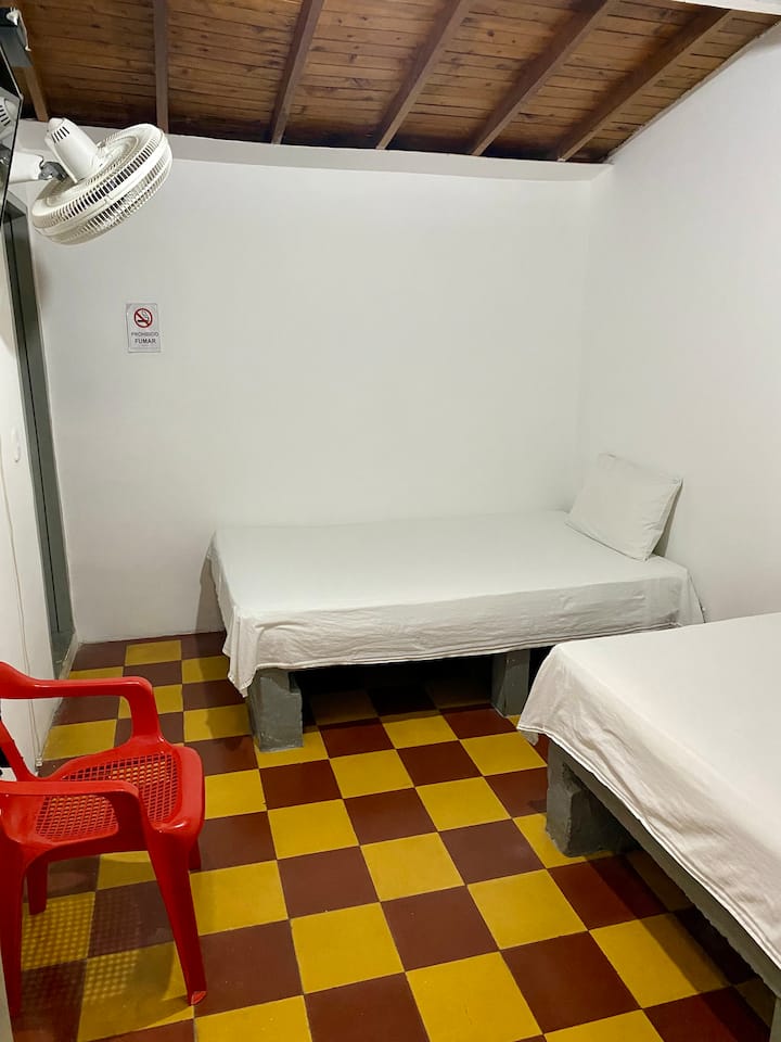 Habitación Doble Sencilla, Económica, Con Desayuno - La Pintada