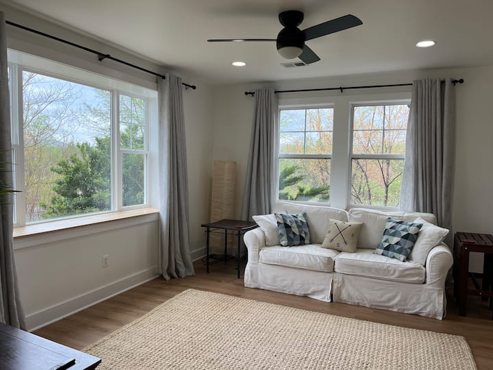 New Basement Apt Near Downtown - Charlottesville, VA
