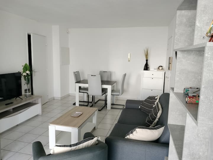 Appartement Avec Parking Privé - La Plage d'Aytre