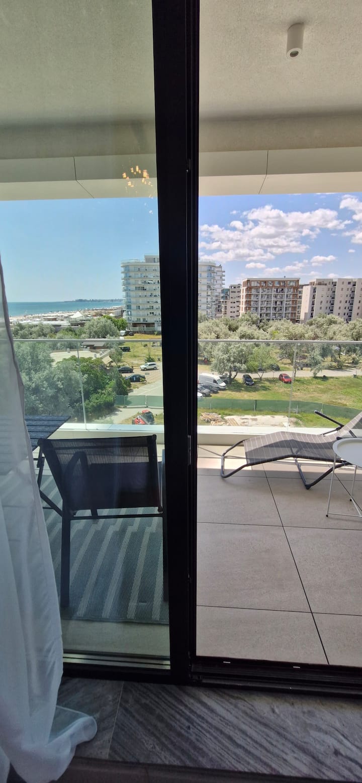 Beachfront Brand New Apt - Constança