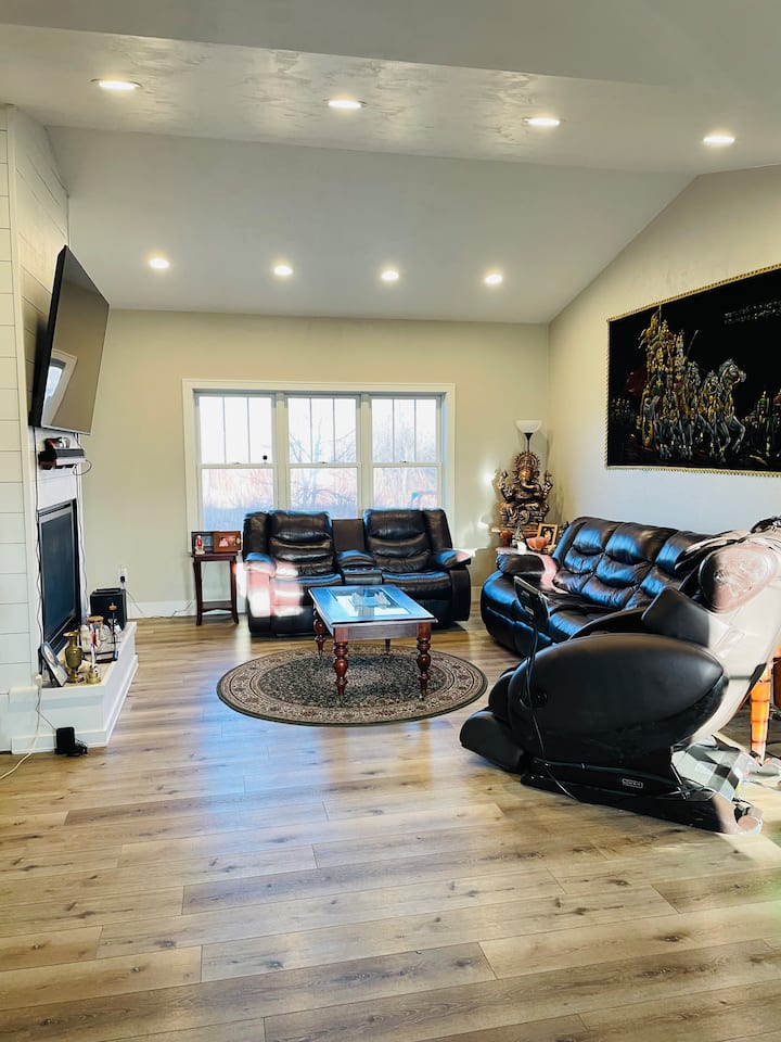 Very Spacious New Ranch House - Oshkosh, WI
