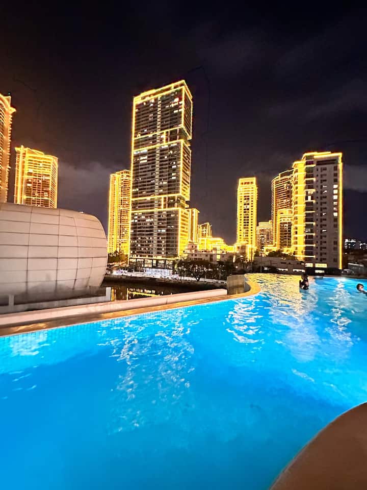 Novotel Acqua Near Poblacion Rockwell + Free Pool - Manille