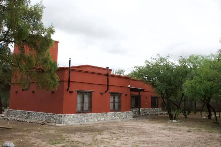 Hermosa Casa Rodeada De Un Entorno Natural - Cruz del Eje