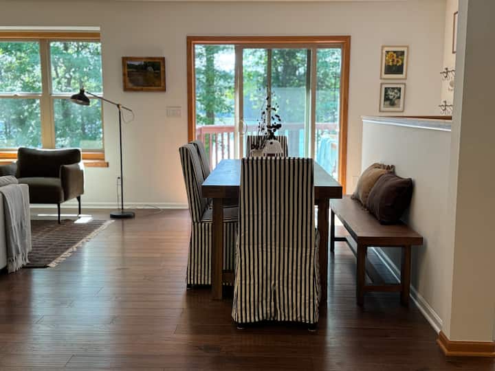 Lake & Art Home, Family Getaway - Minocqua, WI