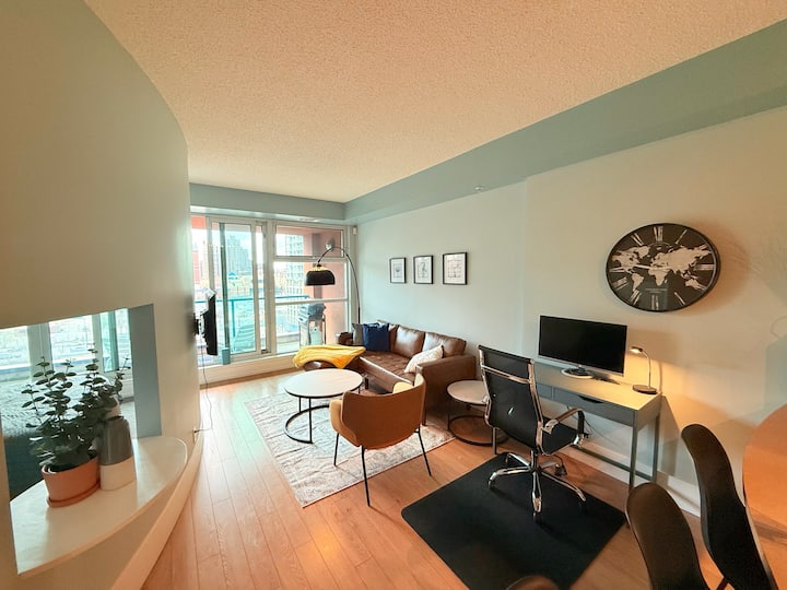 Exec Riverfront-free Ug Parking- Dog Friendly - Calgary