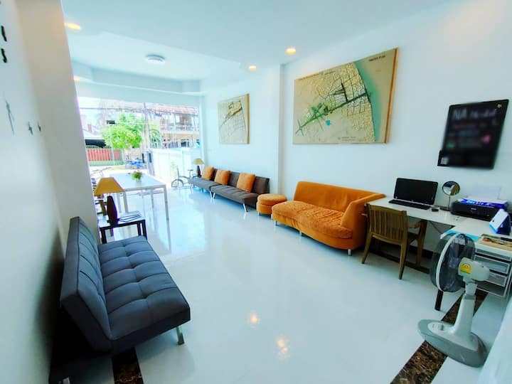 Nana Hostel - Mueang Nakhon Phanom District