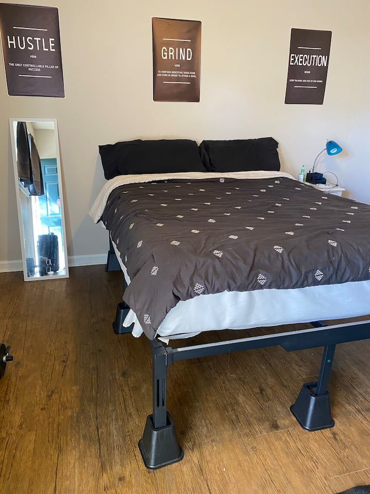 Cozy Room Near Shopping Centers - Gainesville
