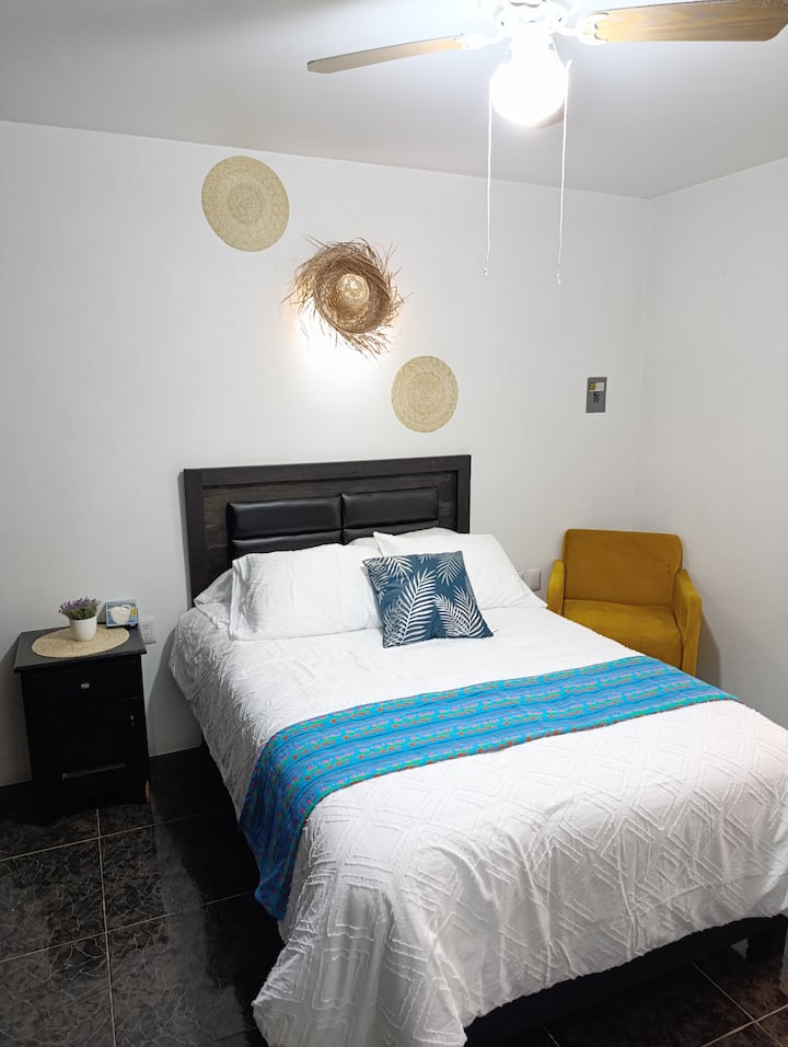 Cultural Porfirio 2br, Center · Kitchen & Parking - Oaxaca