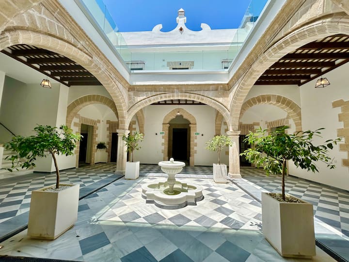 Gatu Palacio Winthuyssen (Mayores De 25 Años) - El Puerto de Santa María