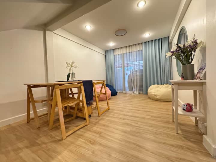 Room A At Cozy Home Near Bts Ekkamai - Phra Khanong