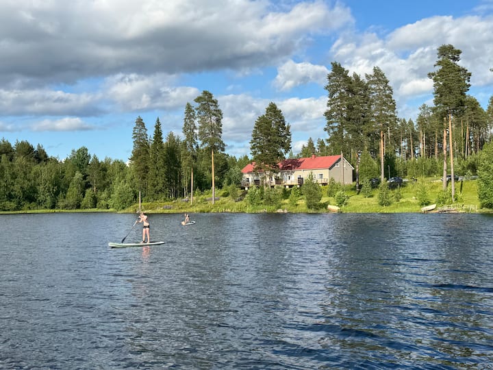 Kaksio Järven Rannalla Kuhmossa (B) - Kuhmo