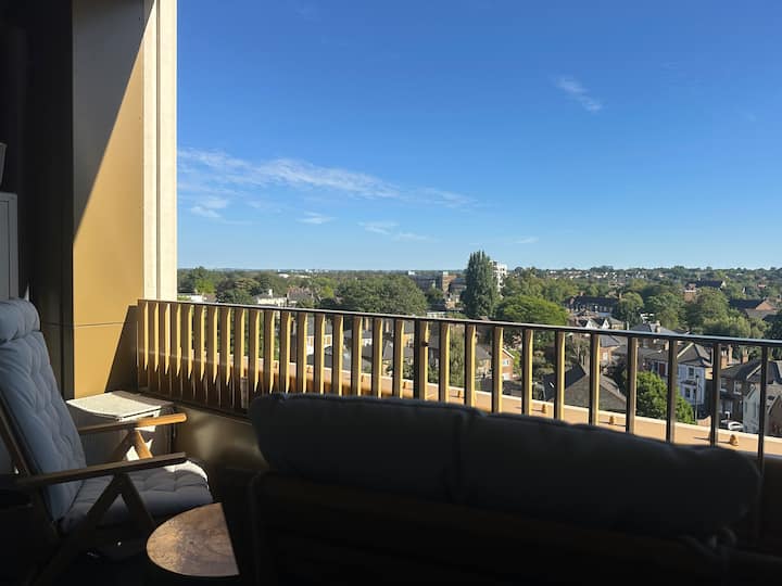 Modern & Centric 2 Bedroom Flat - Epsom