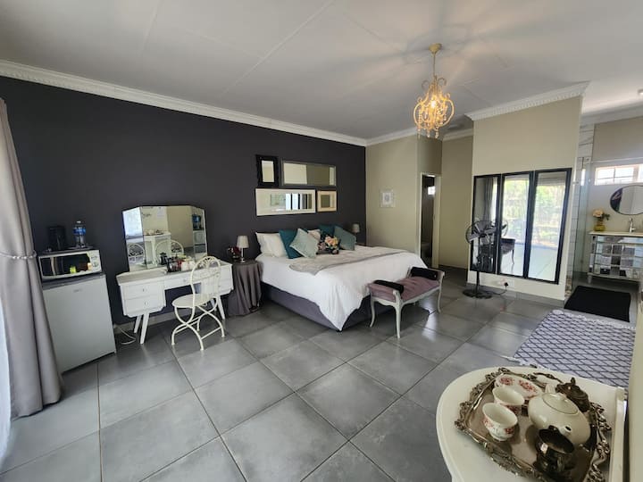 La Merveille Suite 6 In Lovely Garden Setting - Roodeplaat