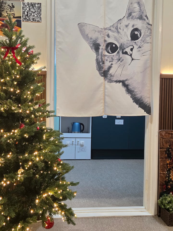 [오픈]동대구역 도보12분/짐보관/최대8인/감성숙소/호텔식침구/스타일러/실링팬/1층주택 - Daegu