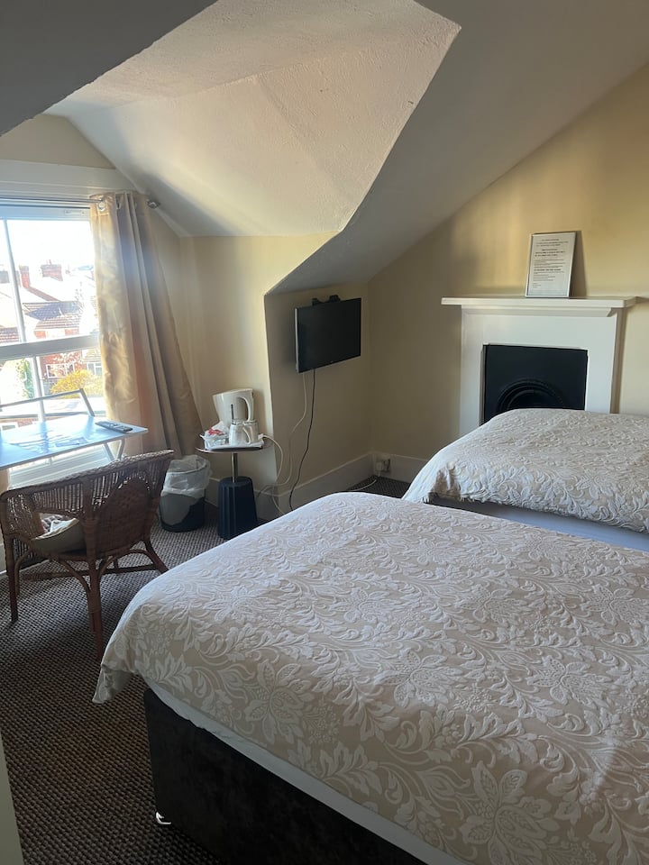 Home From Home B&b Twin Room - Aylesbury