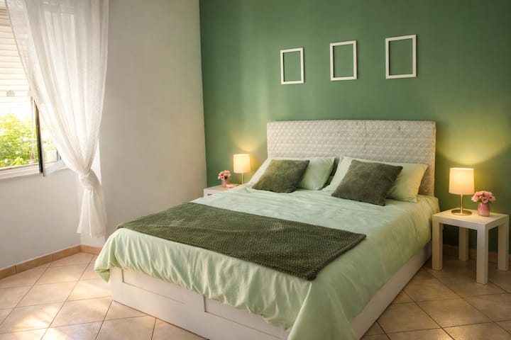 Rosemary’s House Napoli • Metro • Free Parking - Naples