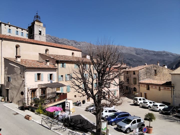 Les Lucioles Place Du Village - Gréolières les Neiges
