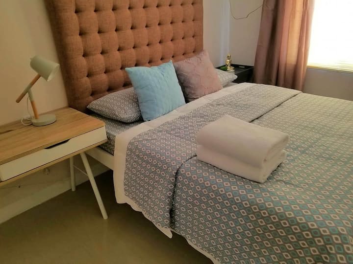 Hampton Suites 402b9 - Imus