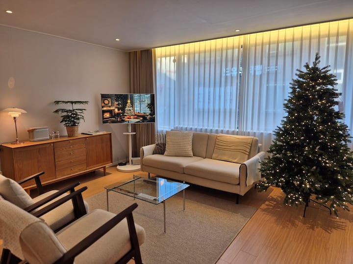 "더스테이챕터"[ Chapter 2.] /서면/전포카페거리/전포역도보5분/짐보관 - Busan