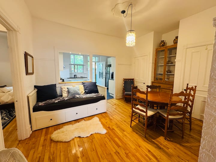 Grand Appartement - Jardin à Quelques Pas Du Métro - Laval, Quebec, Canadà