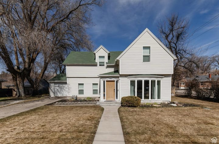 Beautiful Cottage In The Heart Of Logan‘s “Island” - Logan, UT