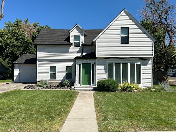 Historic Island Cottage - Central Location - Logan