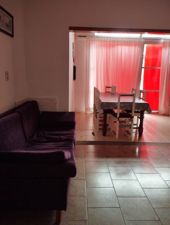 Casa Céntrica Para 4 . - Lobos