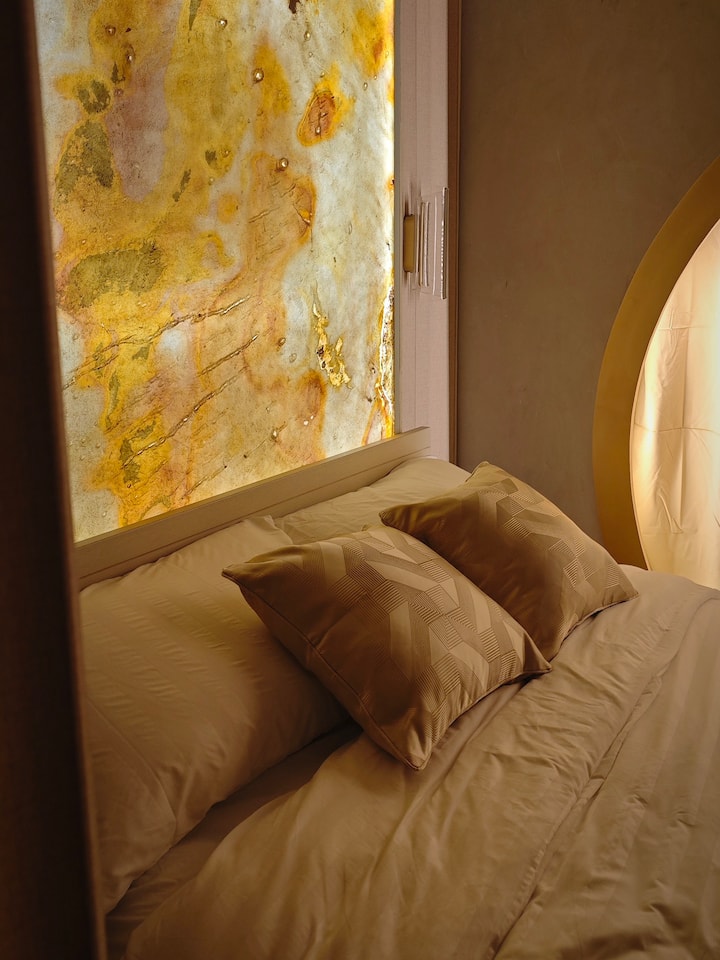 Golden Luxe Condotel | Stylish, Fast Wifi, Cozy - Muntinlupa