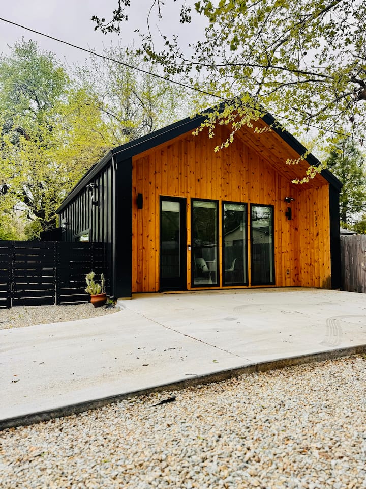 Loma Street Retreat - Redding, CA