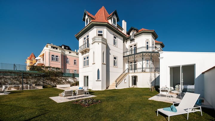 Oceanfront Luxury Villa In Estoril With Pool - Estoril