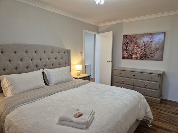 Fairway Hideaway-private Guest Suite On The Green. - Mandurah