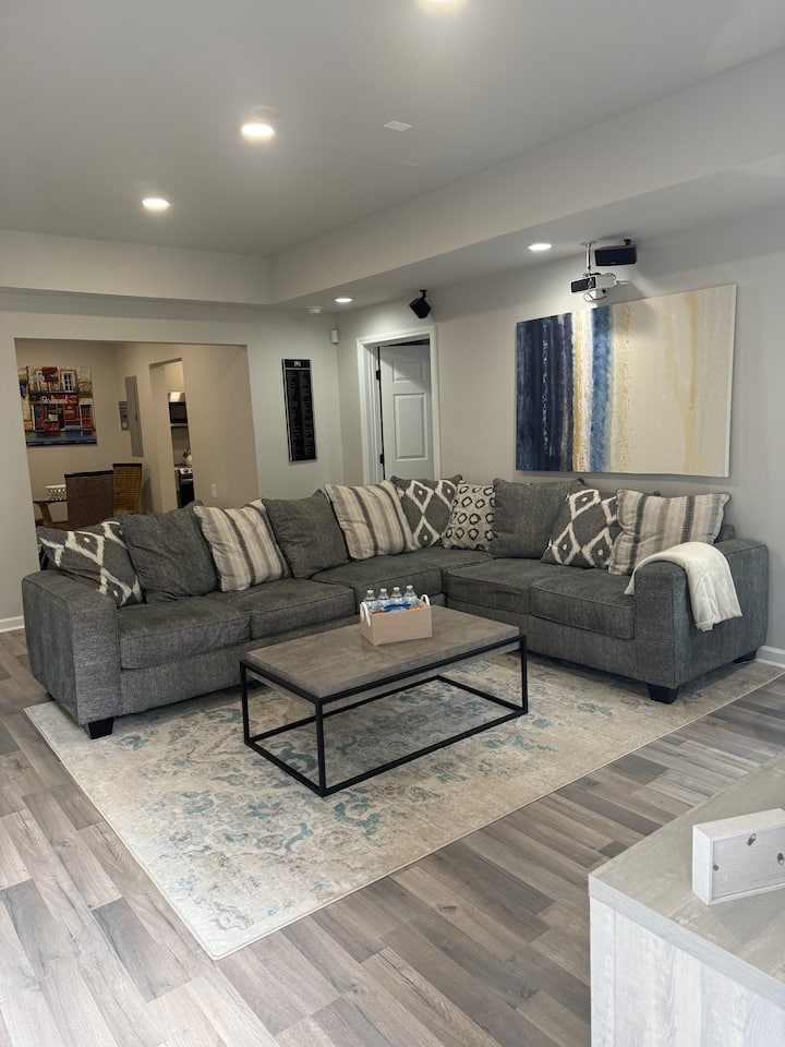 Private 2br Suite Near Braves Stadium &Six Flags - Six Flags Over Georgia, Austell