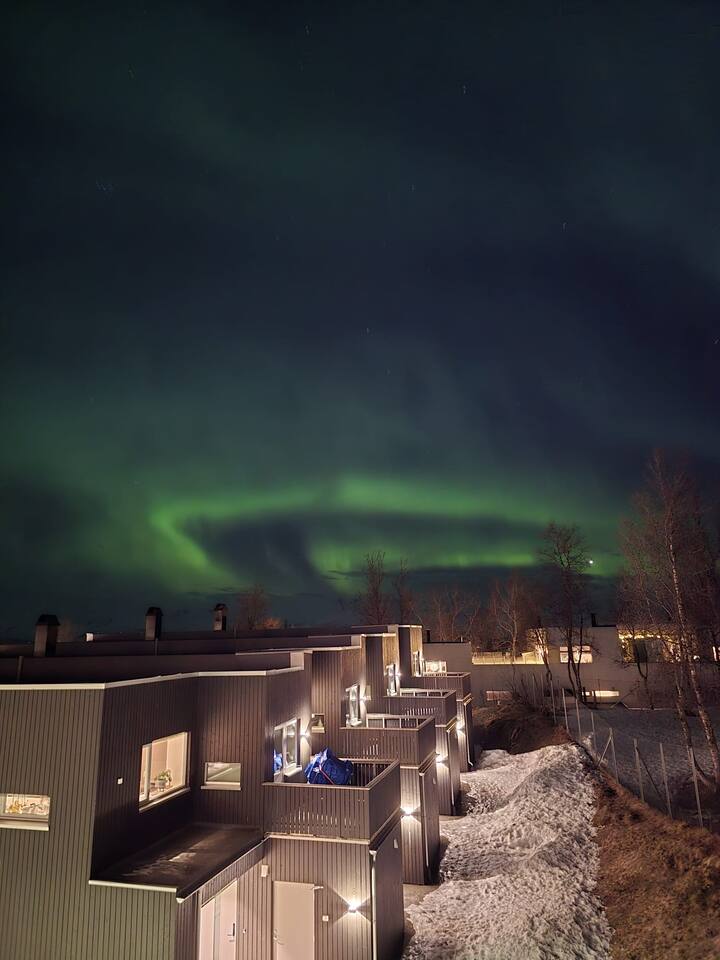 Nydelig Enderekkehus I Tromsø. - Tromsø
