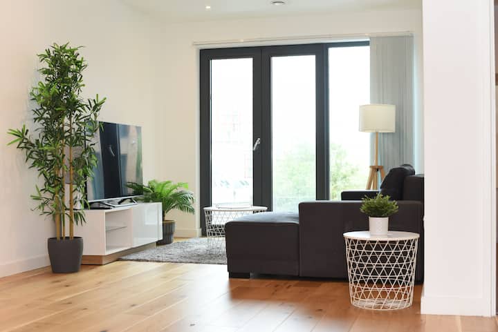Modern 2-bed Overlooking The City - Birmingham