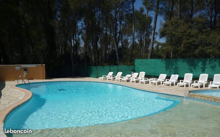 Appartement Pour 4 Personnes - Le Castellet