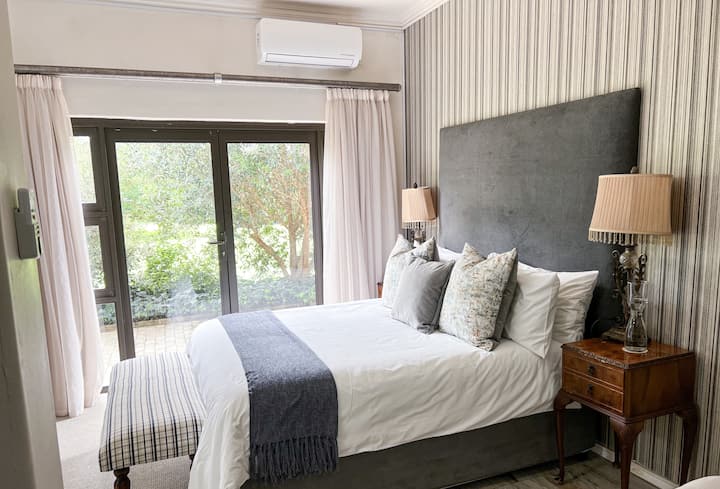 Cathedral Peak Wine Estate Manor
Bedroom 2 - Bergville