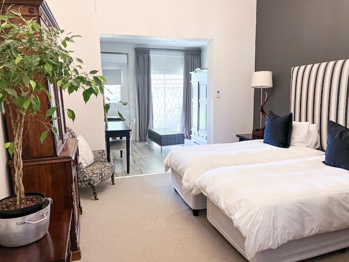 Cathedral Peak Wine Estate Manor
Bedroom 3 - Bergville