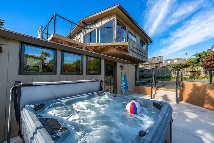 Windy Hideaway! Bodega Bay Retreat W/ Hottub - Bodega Bay, CA