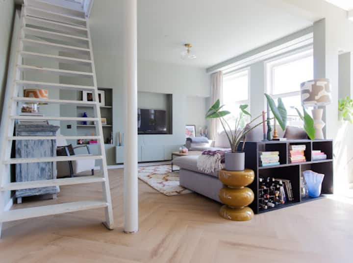 Licht En Ruim Appartement Met Zonnig Privé Terras - Diemen