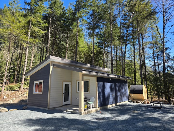 Cozy Cabin Gateway With Sauna - Sunshine Valley, BC