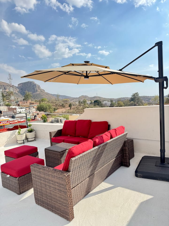 Vivencia Gto 4br Rooftop W Private Garage 8m Dtwn - Guanajuato