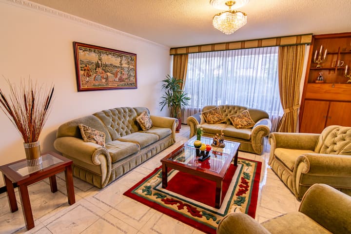 Social Club Retreat: Hacienda Buenos Aires + Sauna - Cundinamarca