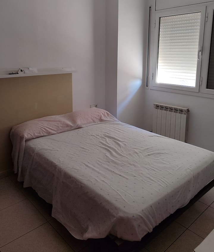 Habitación Acogedora Para Chica - Granollers